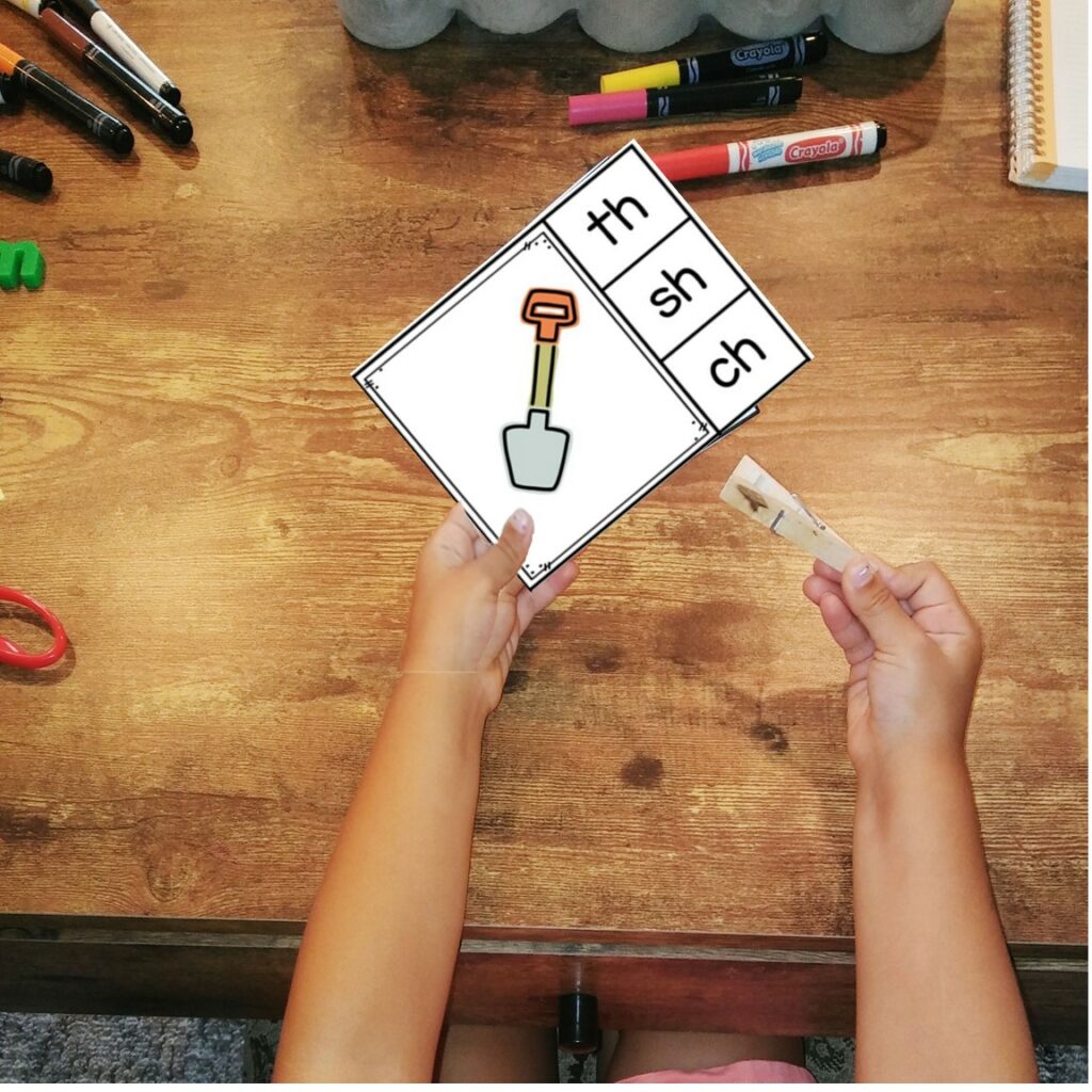 Thanksgiving Phonics | November | Beginning Blends | Digraphs | Centers ...