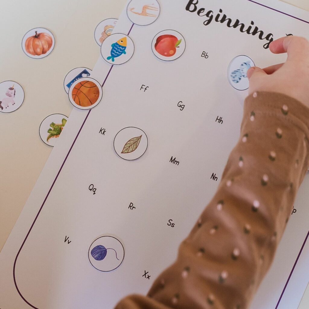 Beginning Sound Picture and Letter Match - Early Learner Phonics ...